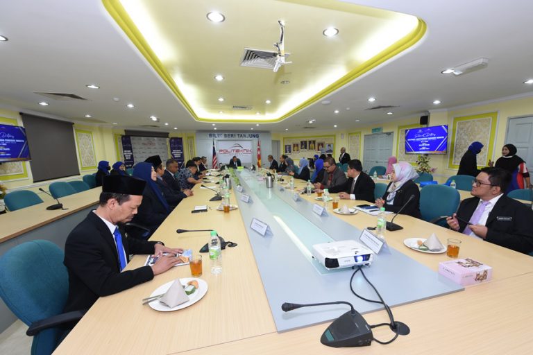 Majlis Tandatangan Sijil Kolaborasi Strategik Bersama Politeknik Sultan Idris Shah – Puncak Niaga